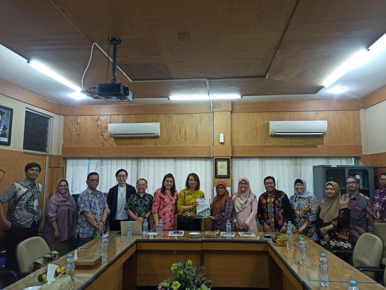 UPN "Veteran" Jawa Timur Explores Exciting Collaborations with Tai ...